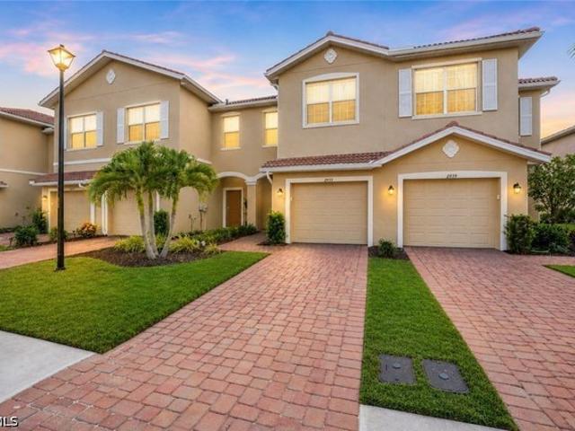 2935 Citrus St, Naples, FL 34120