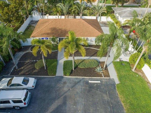 2935 Lake Worth Rd, Palm Springs, FL 33461