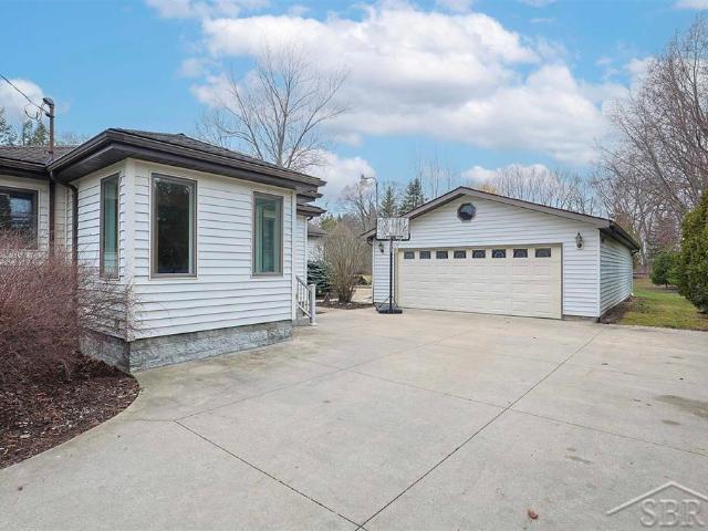 2935 W Ohio Road