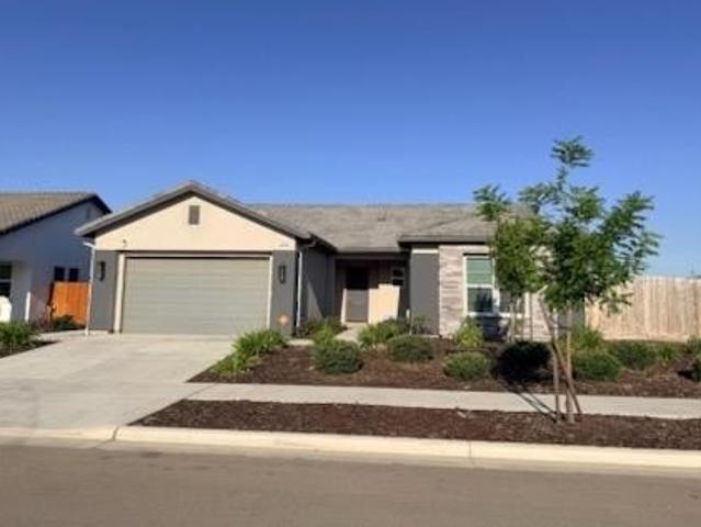 2935 21st Ave, Kingsburg, CA 93631