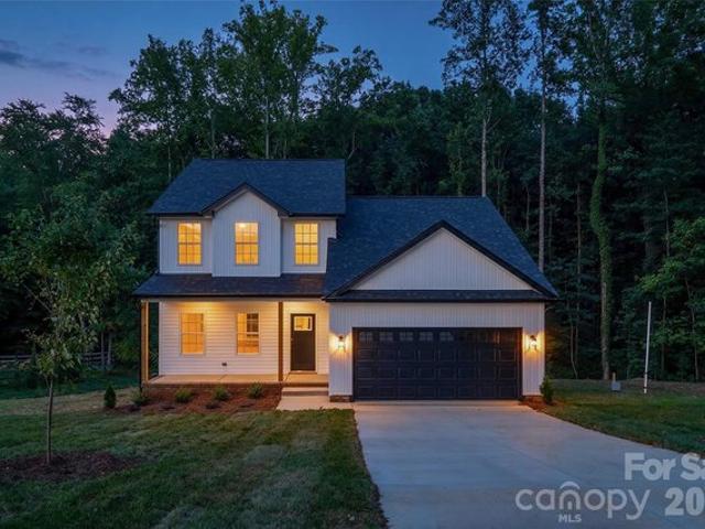 2937 Martin St, Walkertown, NC 27051
