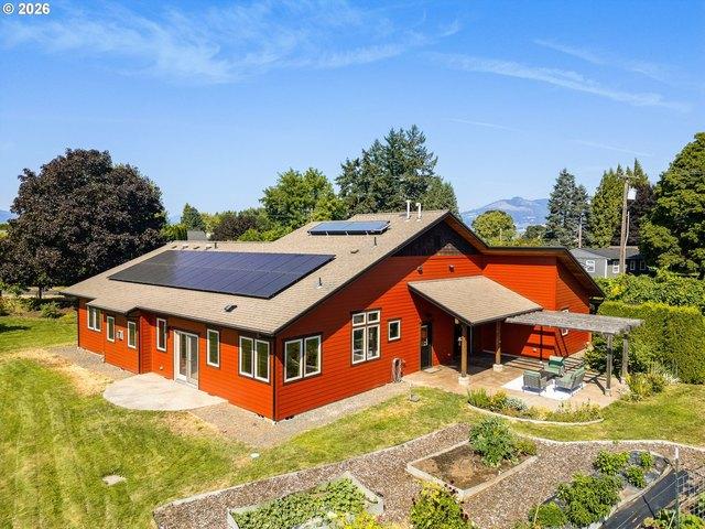 2937 Eliot Dr, Hood River, OR 97031