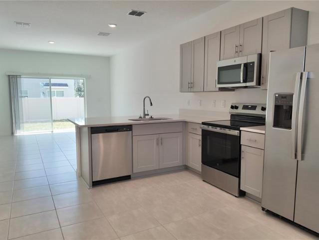 2937 Skyline Loop, Kissimmee, FL 34758 | MLS #S5144