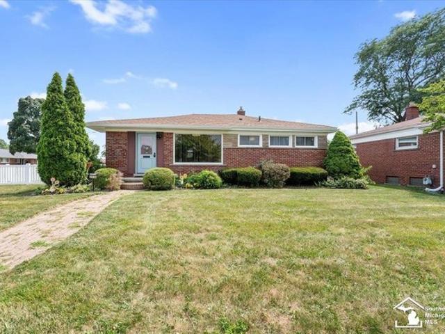 2938 Norwood Dr, Trenton, MI 48183