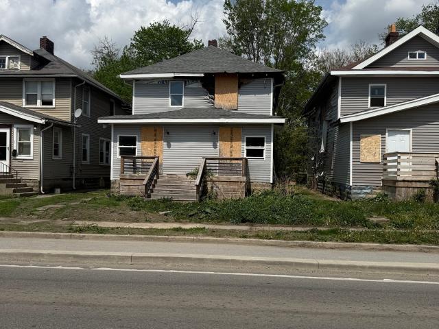 2938 E Michigan Street