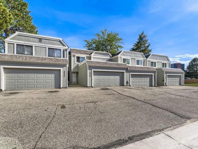 2938 S Parker Ct, Aurora, CO 80014