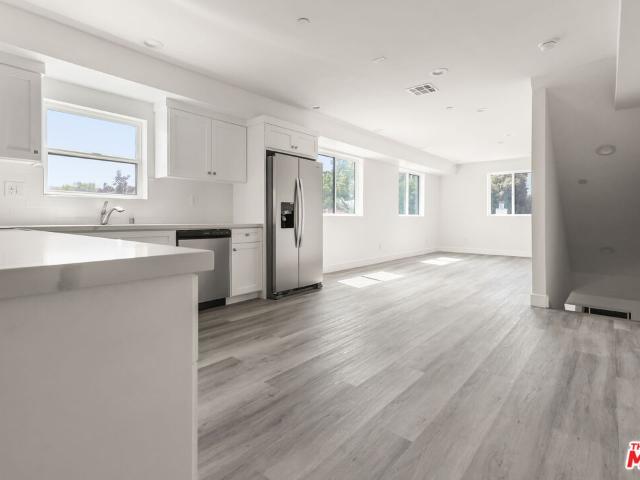 2938 West Blvd, Unit B, Los Angeles, CA 90016 | MLS #26674 | Compass