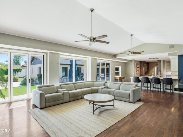 2939 N Manor Dr W, Phoenix, AZ 85014 | MLS #6988 | Compass
