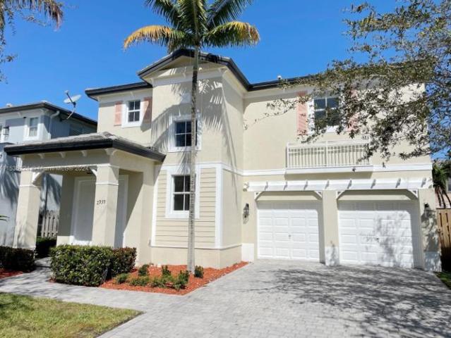 2939 NE 1st Dr, Homestead, FL 33033