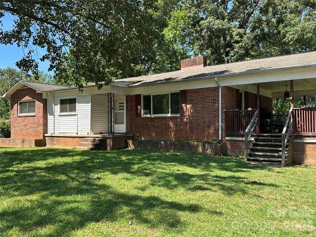 2939 Links Dr, Granite Falls, NC 28630