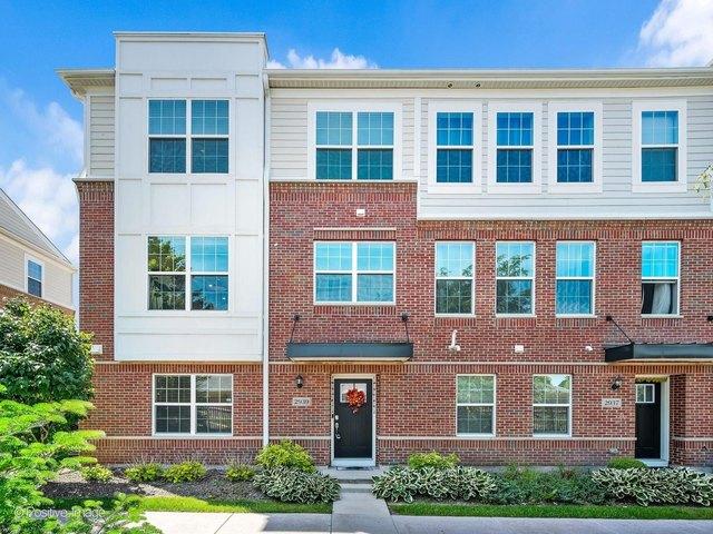 2939 Reflection Dr, Naperville, IL 60564