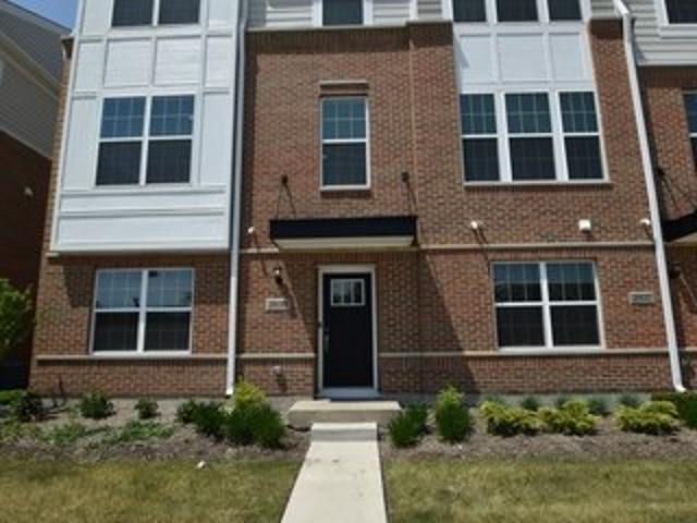 2939 Showplace Dr, Naperville, IL 60564