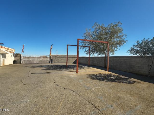 2939 Sierra Highway