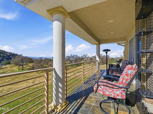 29300 Peregrine Pl, Tehachapi, CA 93561 | MLS #26001