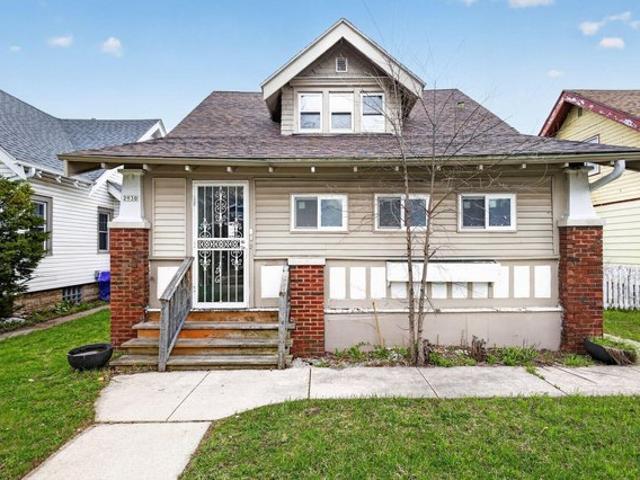 2930 N 38th St, Milwaukee, WI 53210