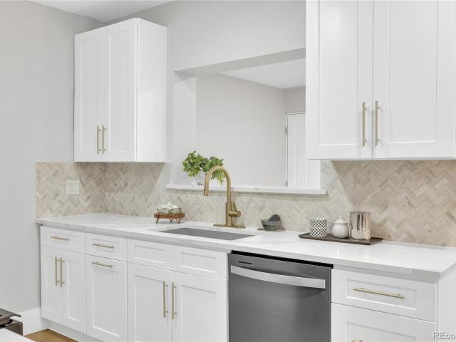 2930 N Monaco St Pkwy, Denver, CO 80207 | MLS #2318