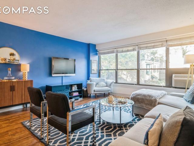 2930 N Sheridan Rd 202, Chicago, IL