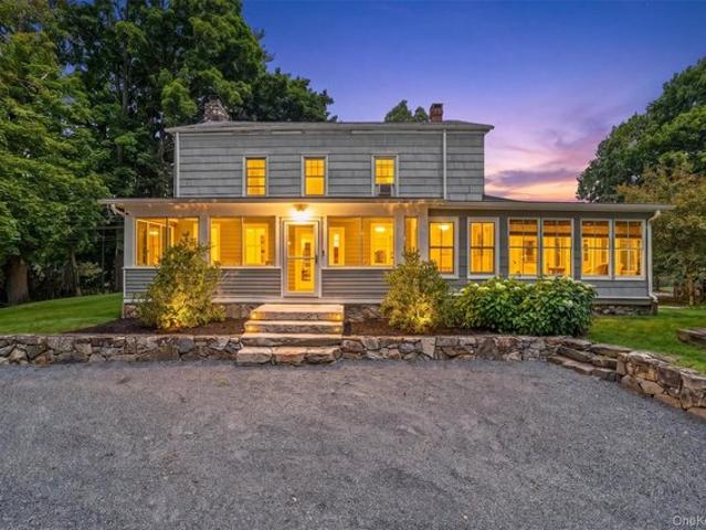 2930 Gomer St, Yorktown Heights, NY 10598