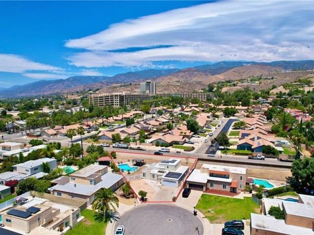 2930 Pinon Ct, Highland, CA 92346