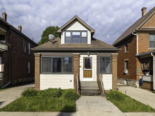 2930 Poplar St, Erie, PA 16508