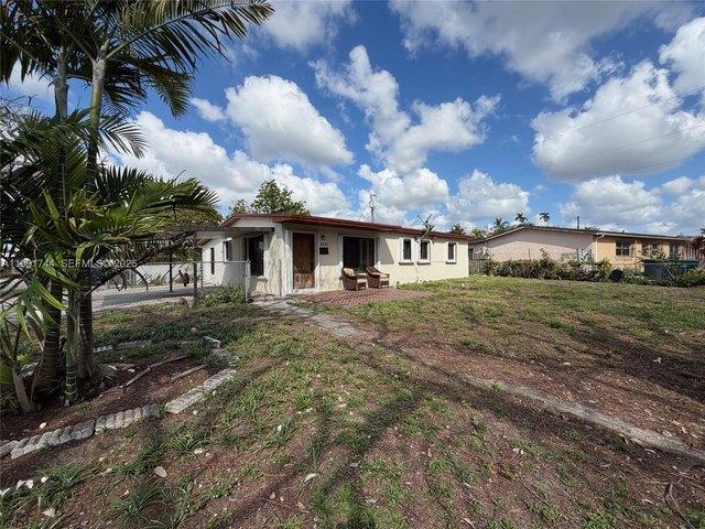 2930 SW 106th Ave, Miami, FL 33165