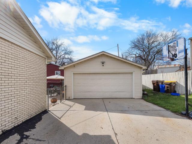 2931 N Moor Drive