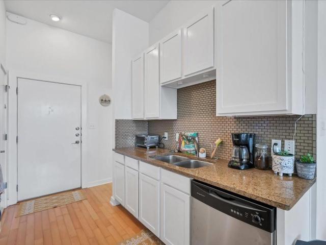 2931 E 12th St # 306