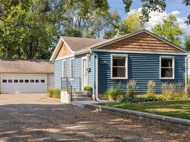 2932 Blackstone Ave, Saint Louis Park, MN 55416