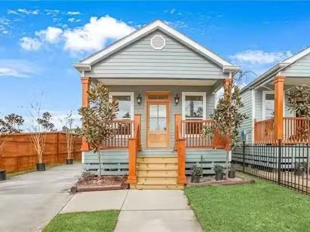 2932 EAGLE Street, New Orleans, LA 70118