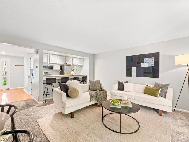 2932 Heatherwood Court