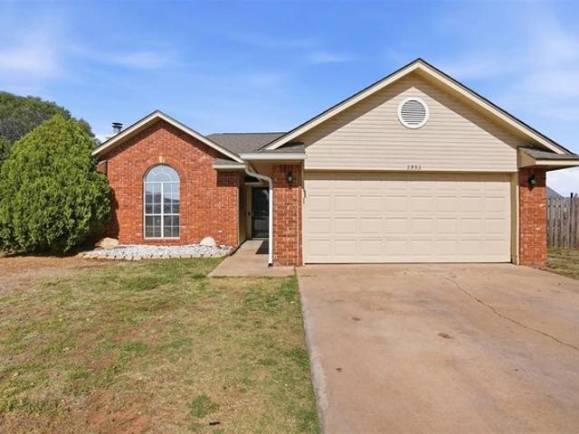 2932 Laurel Cir, Altus, OK 73521