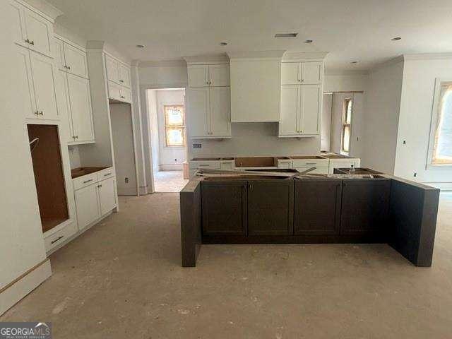 2932 Surrey Lane