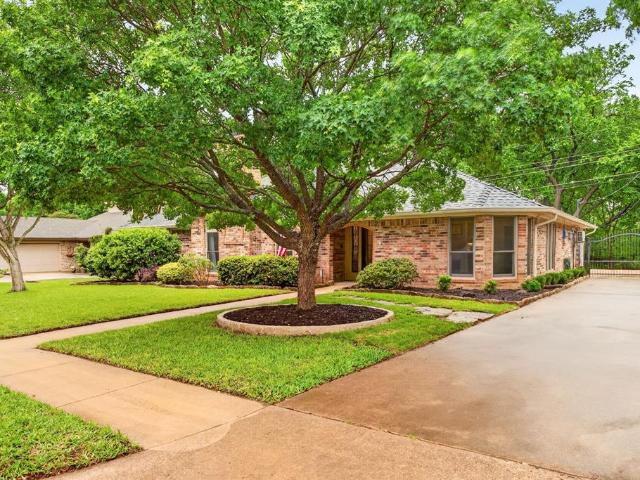 2932 S Creekwood Drive