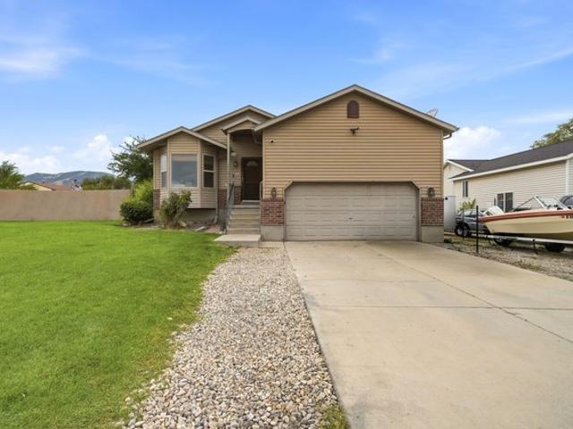 2932 S Fetzer Dr, Magna, UT 84044