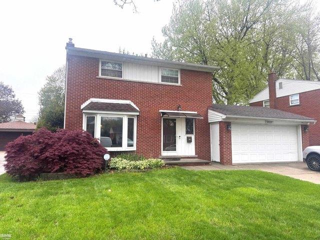 29337 Roan Dr, Warren, MI 48093