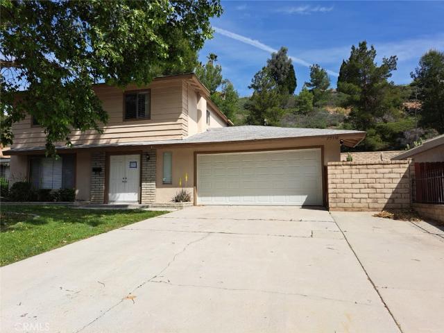 29338 Florabunda Rd, Canyon Country, CA 91387 | MLS #OC26069 | Compass