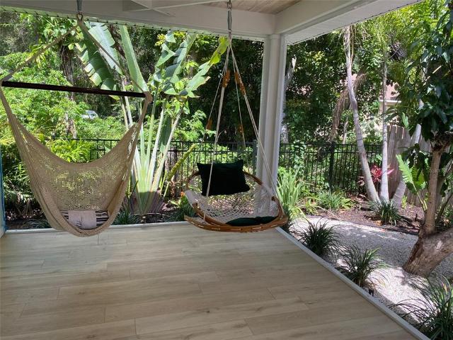 2933 Maiden Ln, Sarasota, FL 34231 | MLS #A4632