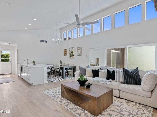 2933 N Casa Tomas Ct, Phoenix, AZ 85016