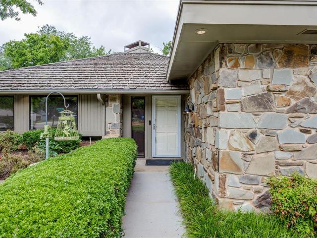 2933 Browne Stone Road