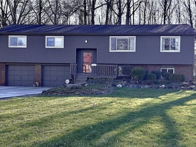 2933 Crestwood Dr NW, Warren, OH 44485