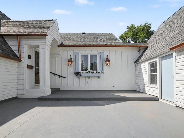 2933 Dawes Road