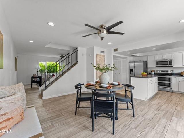 2933 E Fairmount Ave, Phoenix, AZ 85016