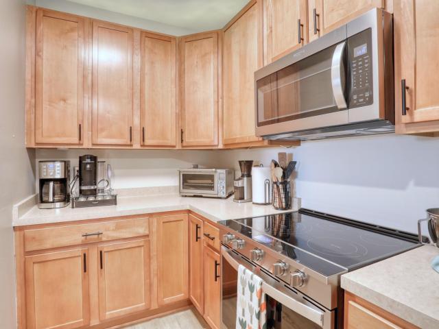 2933 W Drexel Ave, Unit 506