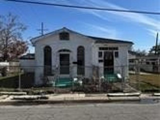 2933 2 College Court St, New Orleans, LA 70125