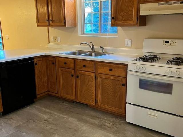 293 295 Desplaine Rd 3 Bedroom Home for Rent at 293 Desplaine Rd, De Pere, WI 54115 De Pere