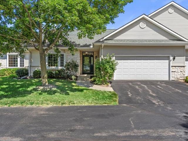 293 Cardinal Ln, Hartland, WI 53029