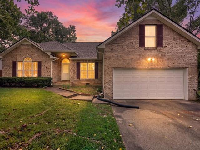 293 Clearfount Dr, Clarksville, TN 37043