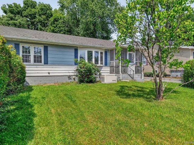 293 Highland Ave Ext, Middletown, NY 10940