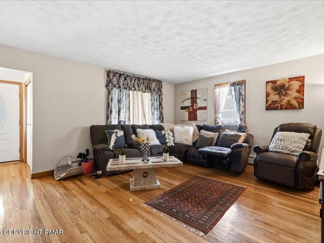 293 Lyndwood Avenue