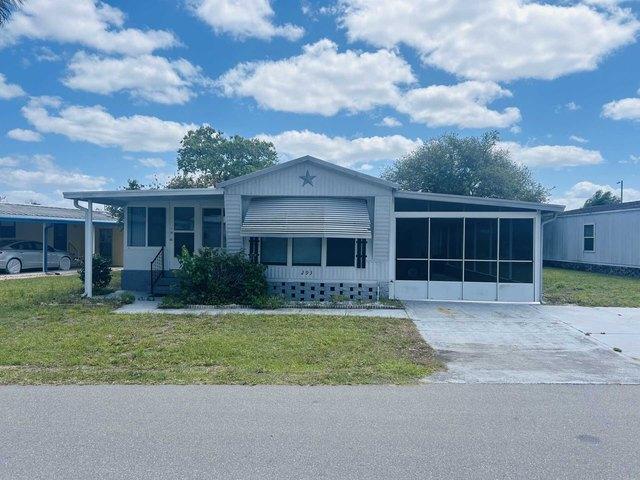 293 Magnolia Dr Unit 293, Fruitland Park, FL 34731